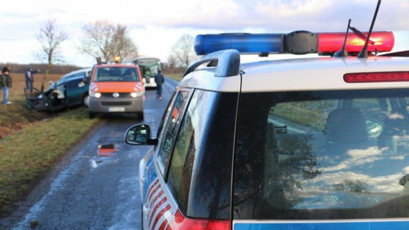 Két autó ütközött Balatonkiliti és Ságvár között