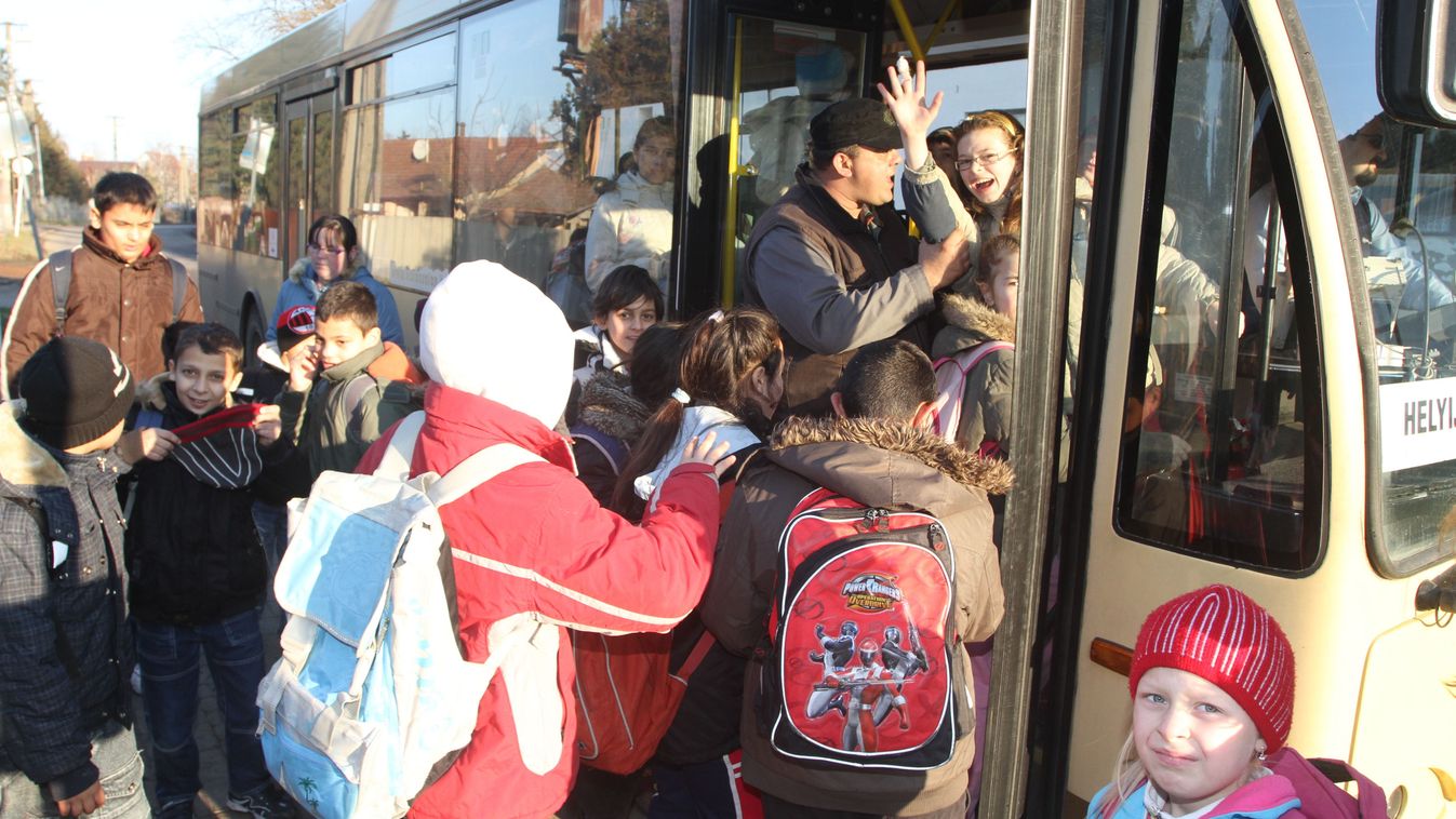 Kilométerenként hatszáz forintért kirándul az osztály