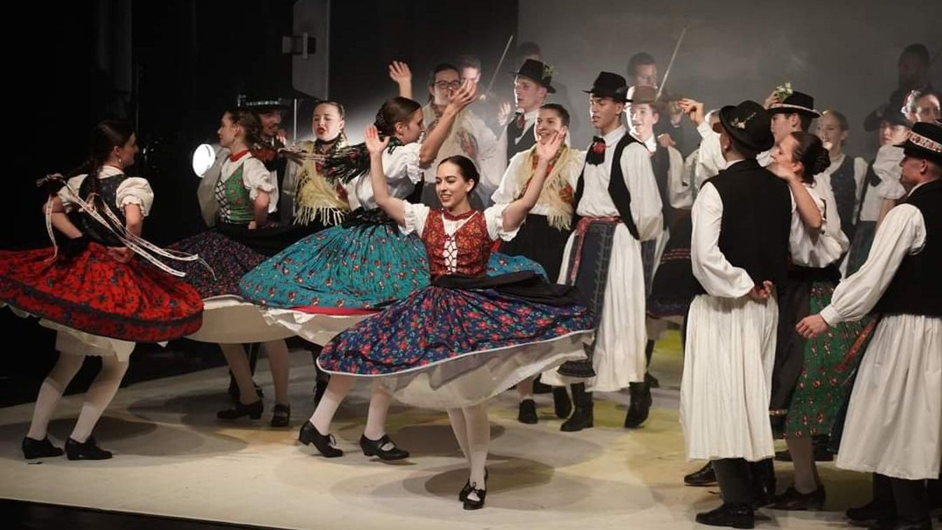 Eltáncolták életük apró darabkáit