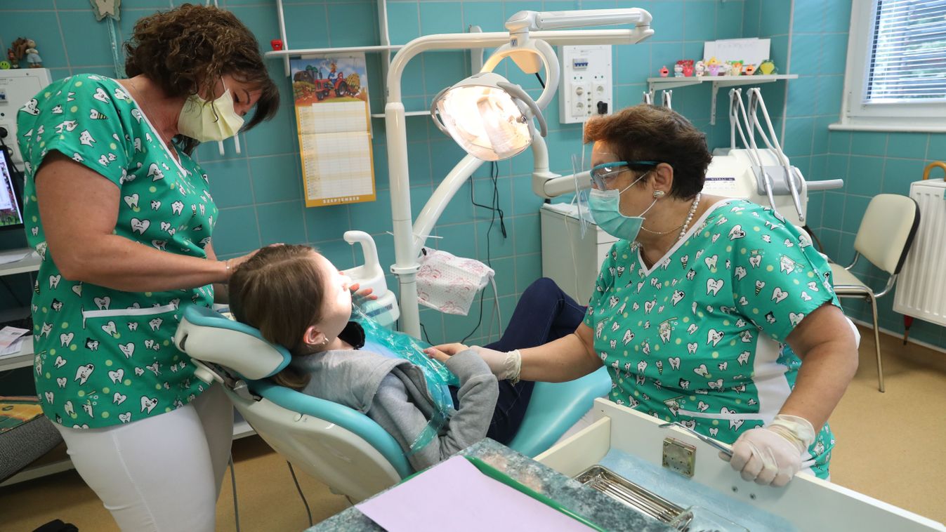 Sok a szuvas fog és a gyulladt íny, a járvány óta romlott a helyzet