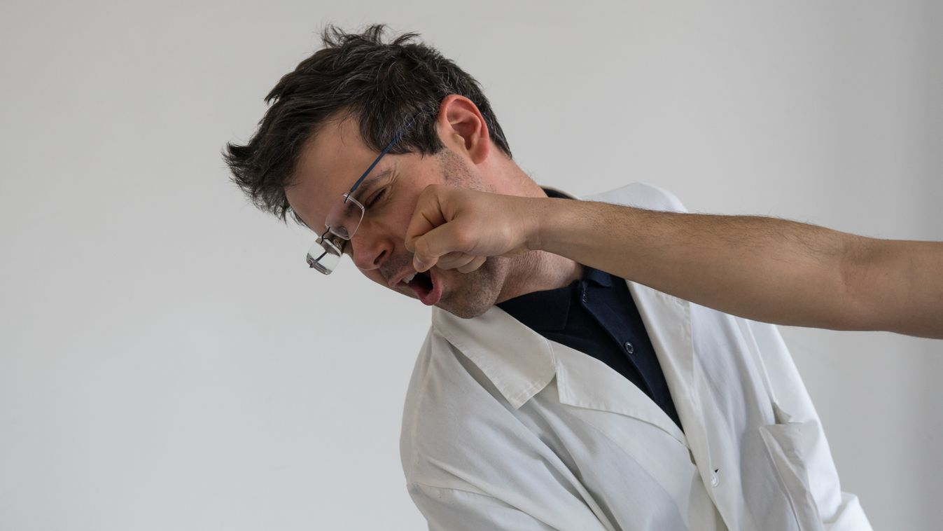 Asztmás rohama alatt támadta meg a mentőápolót