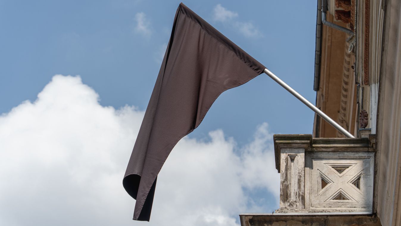 SONLINE - Saját halottjának tekinti a Magyar Posta a Kelebián hőgutát ...