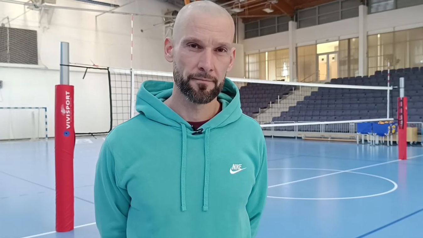 Tomás Varga edző meccs közben vitték el