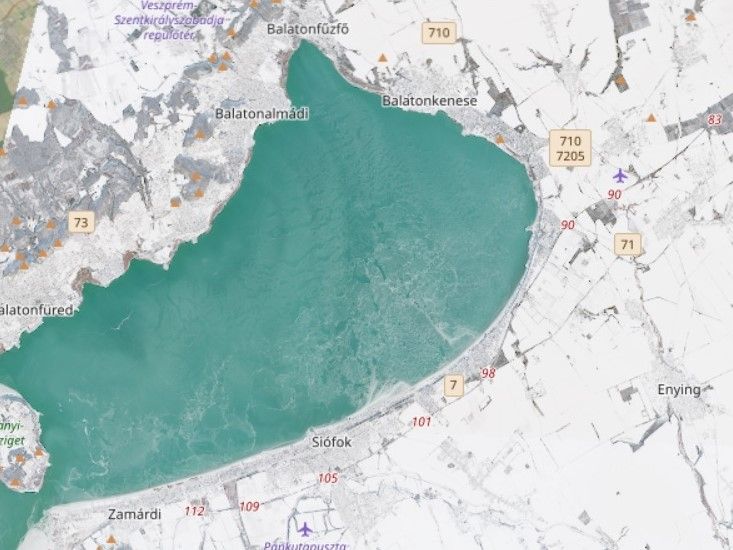 Befagyott Balaton: műhold is megörökítette a tó jegét