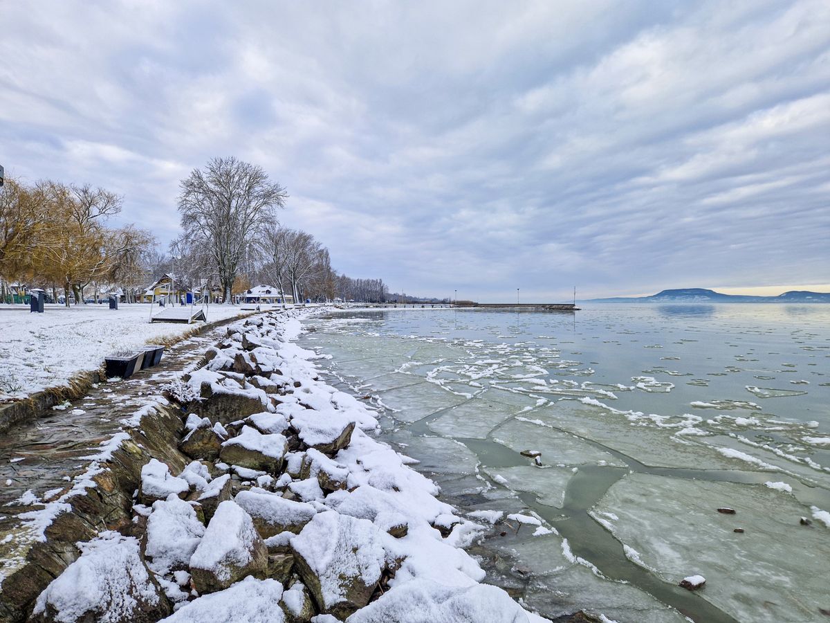Balaton befagyása: szerdától jelenhet meg az első összefüggő jég