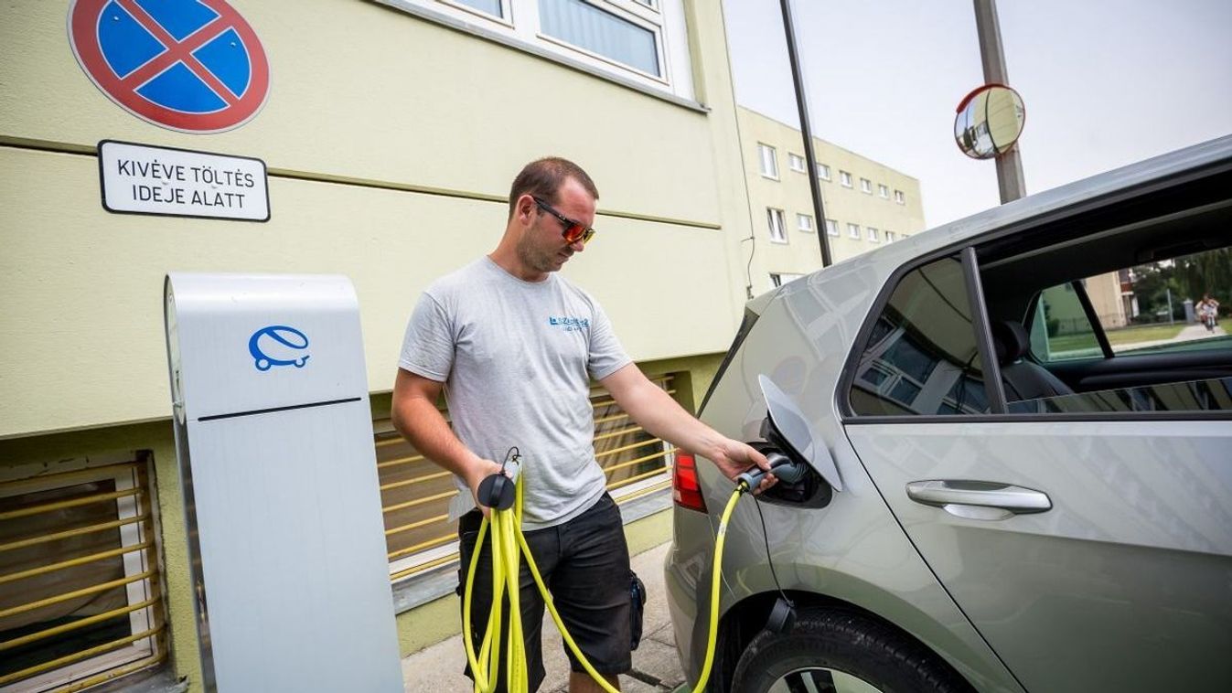 Használt elektromos autó megéri? Kitálalt a szakértő!