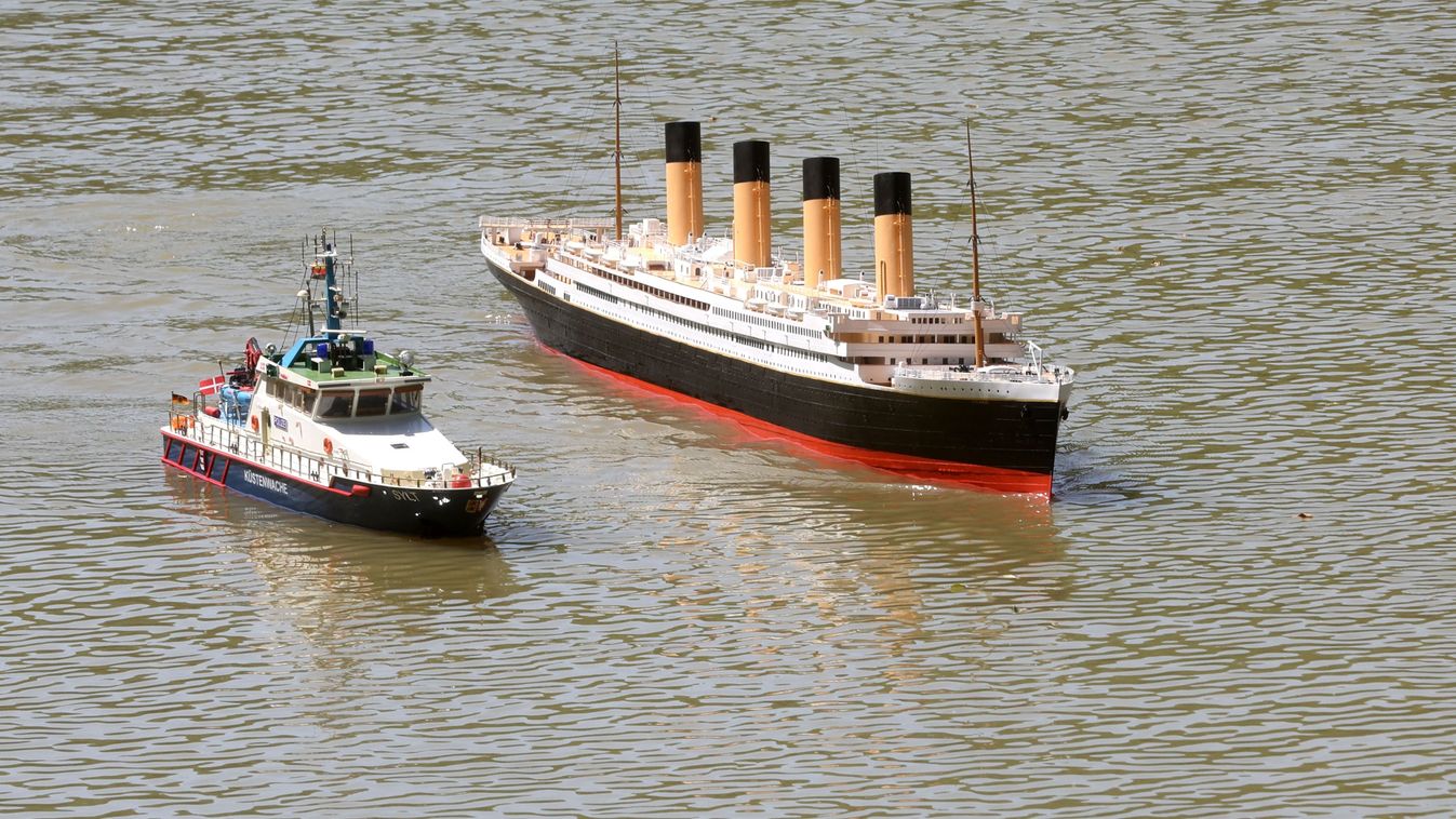 Titanic: tizenhat évig építette , most vízre tette a kaposvári Furman ...
